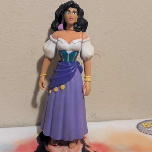 Disney | Toys | Disney 996 Esmeralda Gypsy Girl Action Figure Hunchback ...
